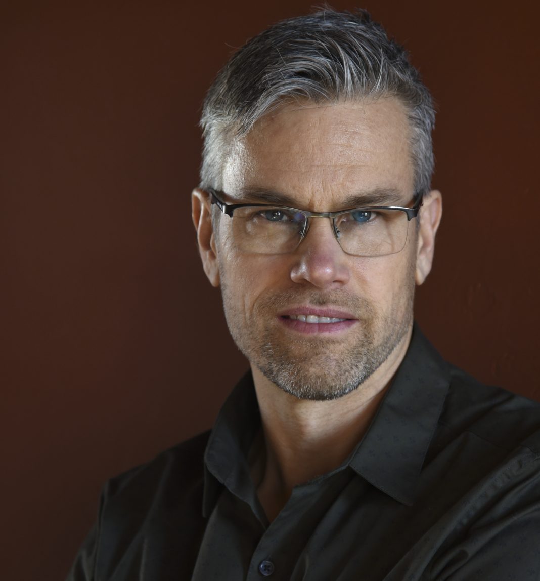 Daniel Gerhartz | ArtzLine.com